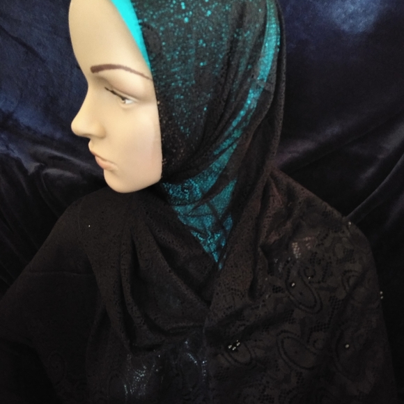 R/S | Accessories | Dubai Pearls And Lace Hijab Made In Dubai Uae ...